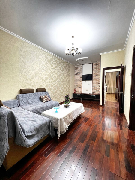 Продам квартиру Художники 2/1/5 50м2