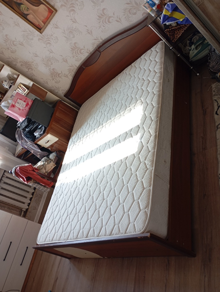 Продаётся двухспальная кровать