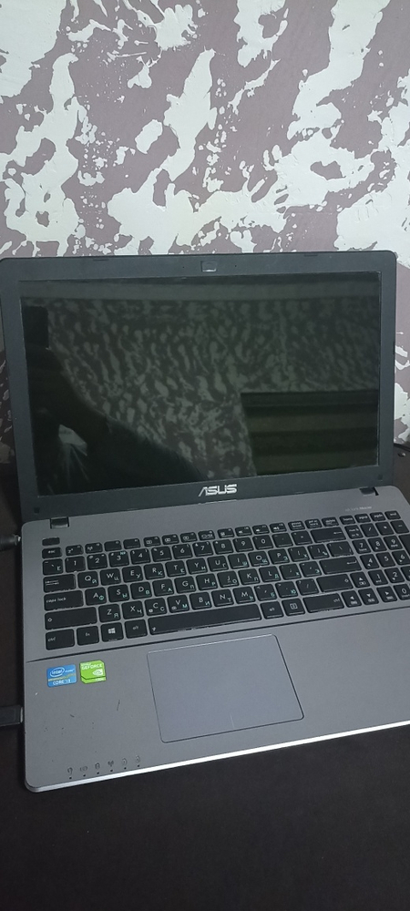 Noutbuk Asus X550C