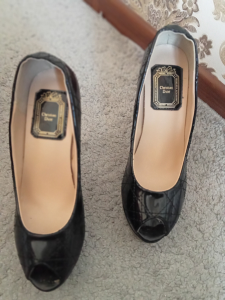 Срочно Продам туфли Dior