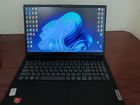 LENOVO AMD RYZEN 3 5300U noutbook