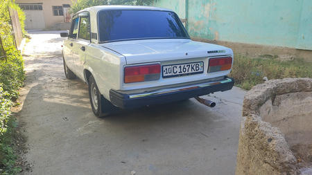 Vaz 2107 sotiladi