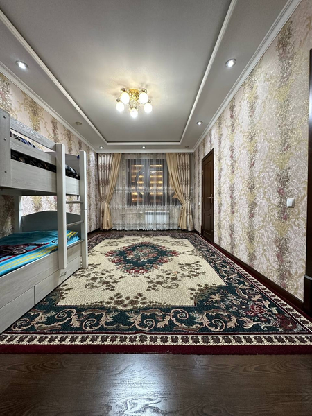 Чиланзар-20 Ор-р:*Троллейбус круг* 2/2/4 (54м²) Ст. 65 000 у.е