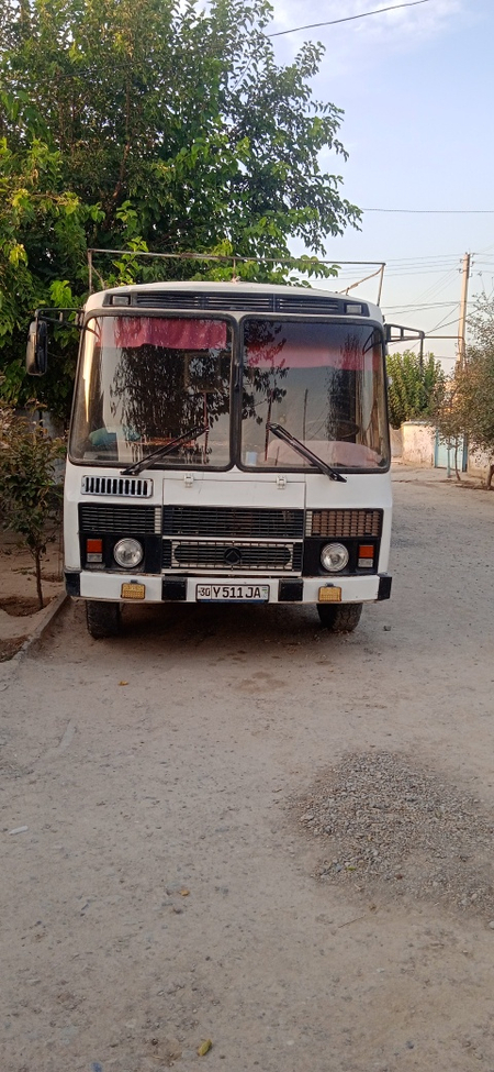 Pazik avtobus gurzovoy