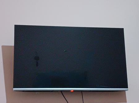 Samsung televizor 45 tali holati ideal