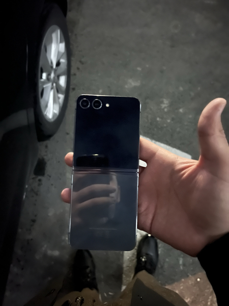 Samsung Z Flip 5 srochno sotiladi