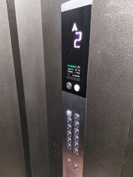 срочно продается 3 к.квартира на метро Новза