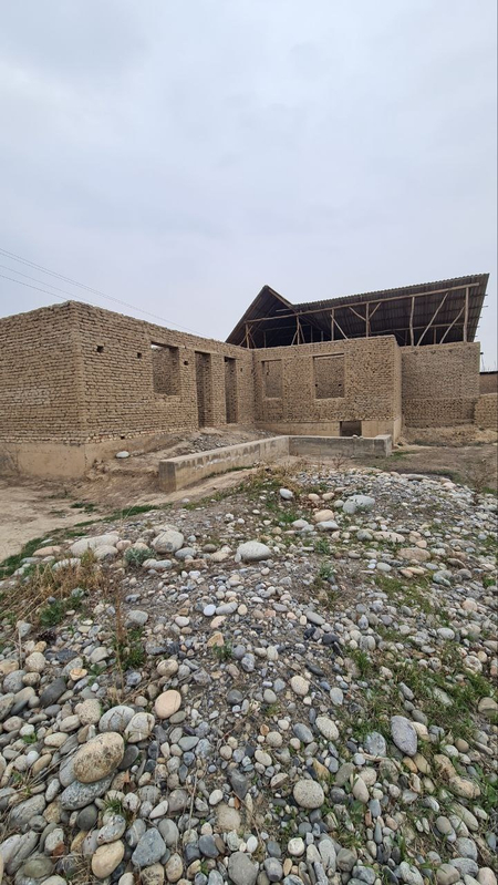 Uchastka sotiladi
