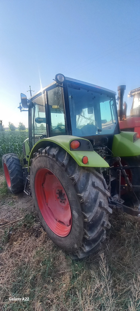 Class axos 340 traktor