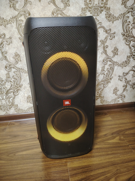 Продаю  JBL 310 акустику
