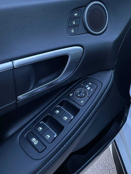 Hyundai Sonato oq rang