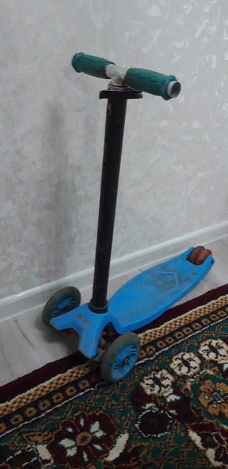 Samokat sotiladi 50000 sum