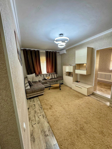 Феруза , Экобазар 221 школа , 1 комн балк 2#6 44 кв.м . Евроремонт