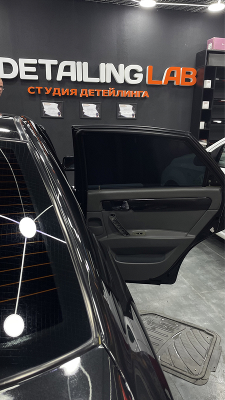 Тонировка автомобилей в студии .