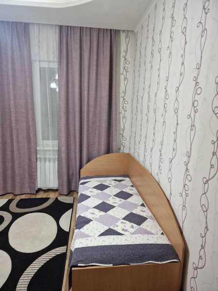 Сдается квартира в  (на Саракульке Мирабад ). 5-х комнатная,