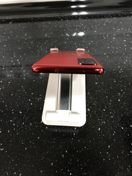 Продаётся Samsung s 20 FE