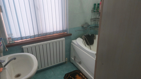 Dom sotiladi 138 kv Orom bozor atrofi