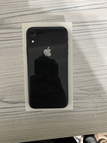 Iphone Xr 128 gb 75% batter