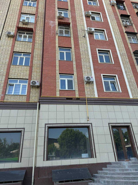 Недилок на Метро Тинчлик 4м потолок срочно 87квм кадастр есть!`