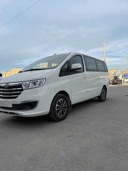 JAC M3 PLUS minibus
