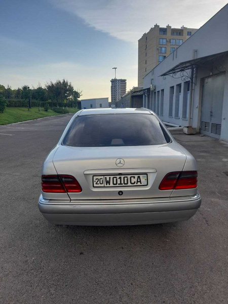 Мерседес бенз сотилади