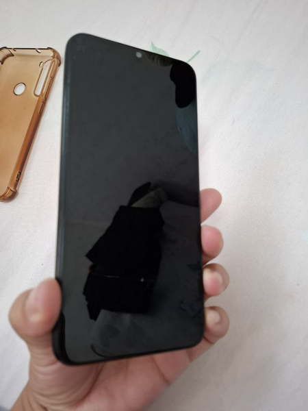 Redmi 8 sotiladi qiz bola ishlatgan juda holati zo\\\'r