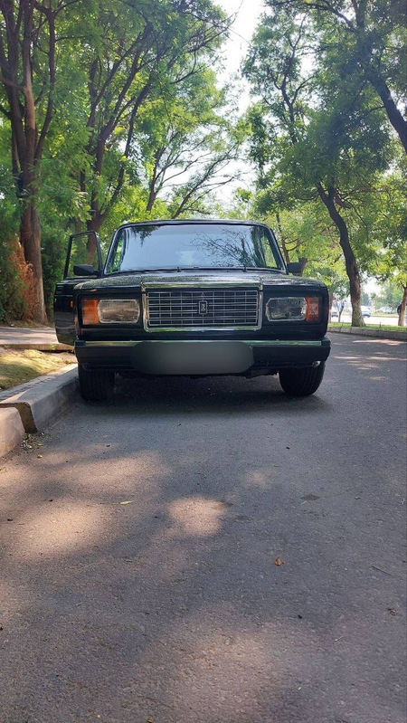 Vaz 2107 qora rang 2012