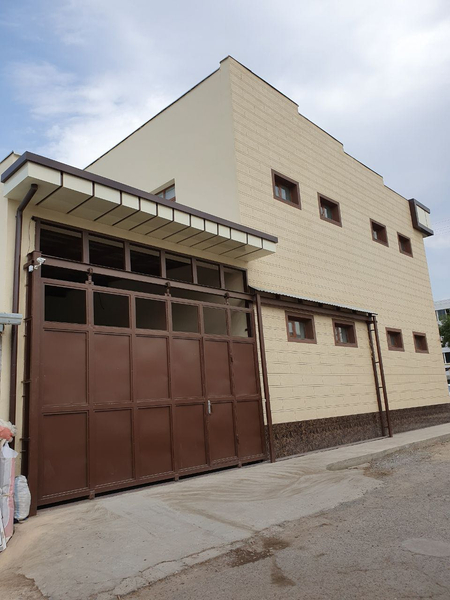 Продается новое здание ул Карасарай 1-линия  фасад 33м