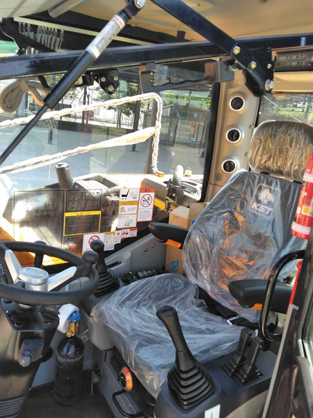Экскаватор VIAMAR XN-75B   Двигатель - Yanmar
