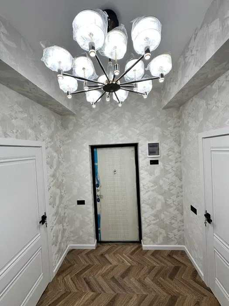 2 комнатная в новостройке в центре, 50м2 новый ремонт СРОЧНО!