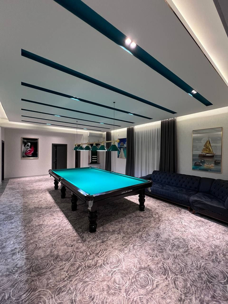 Dacha Abu Dabi premium gold