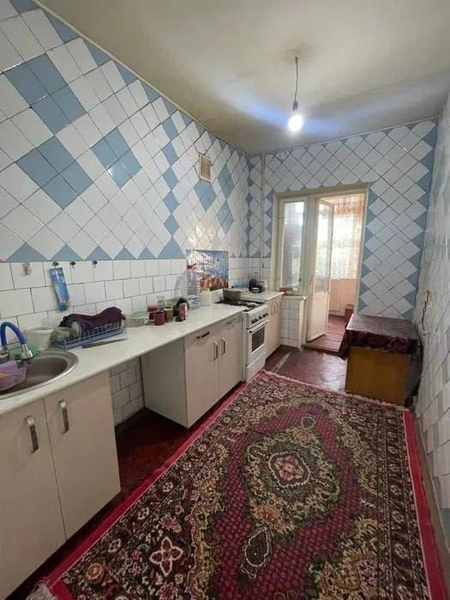 Чиланзар 8 квартал кирпич 77 серия, 2 балкона ориентир Загс