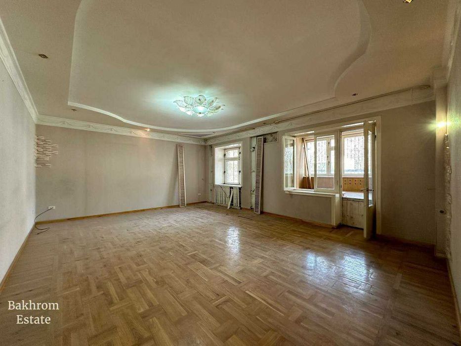 Продаётся 4/2/5 квартира на ул. С. Азимова, Посольство Японии