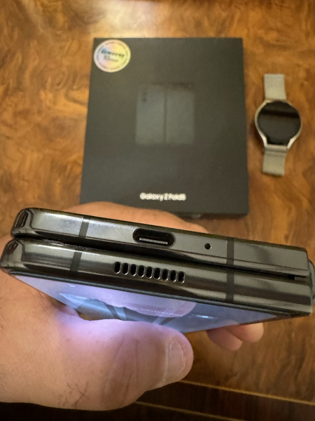 Samsung galaxy z fold 5 , 5G