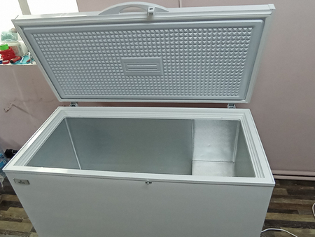 Продам морозильную камеру BERG -SBD 400