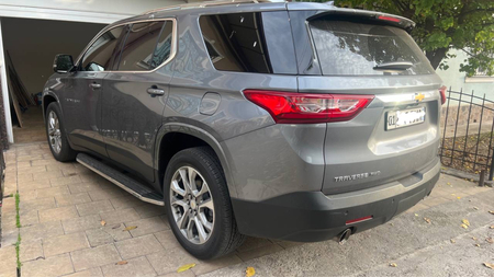 Chevrolet Traverse 2021 года, цвет: серый металик