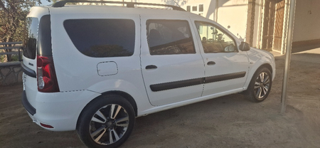 Lada Largus moshina sotiladi
