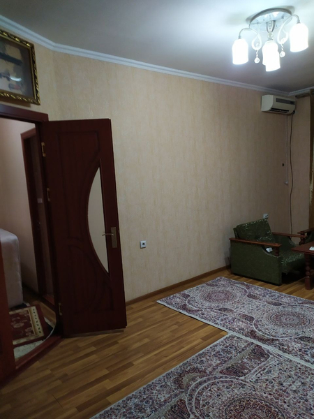 Сдаётся Чиланзар 20 3 комн. 1этаж.