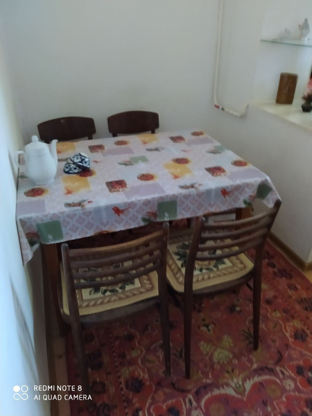 Chilonzor. Naqqoshlik 2xona uy 400y.e