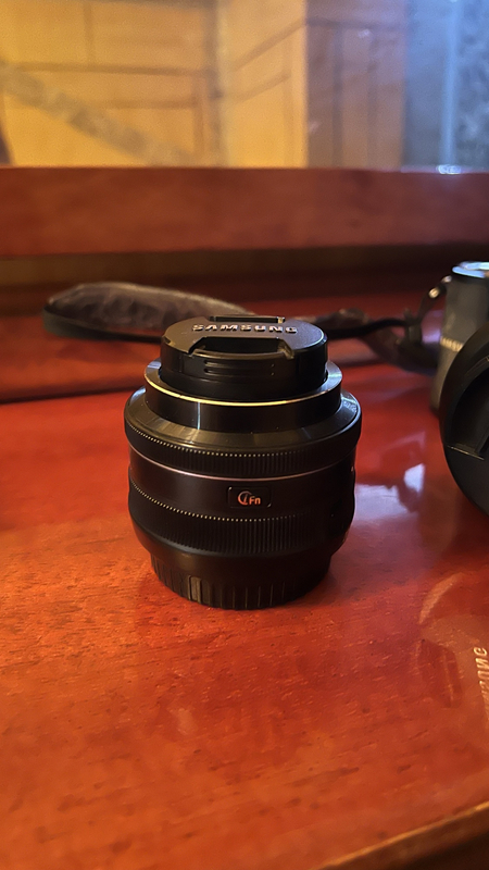 Фотоапарат samsung NX 200