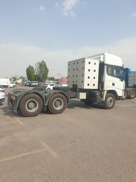 АКЦИЯ! SHACMAN X3000 CNG тягач Усиленный 2023 сотувда тайёр