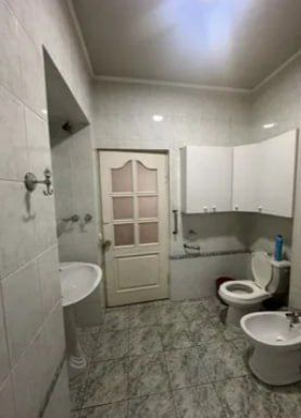 Квартира на Ракат 2/2/4 общ пл 60м  Высокопотолочная