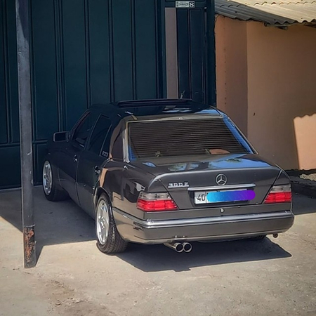 Mercedes-benz w124 E300