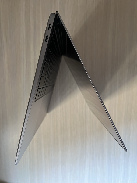 Macbook Air Space Gray 2020 / 29 cycle