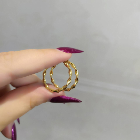 Продам новые золотые серьги