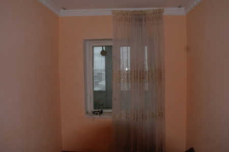 362/24-санлы уй 26-мкр да 4-этажда 4 комнаталы 90 кв.м болган уй сатыл