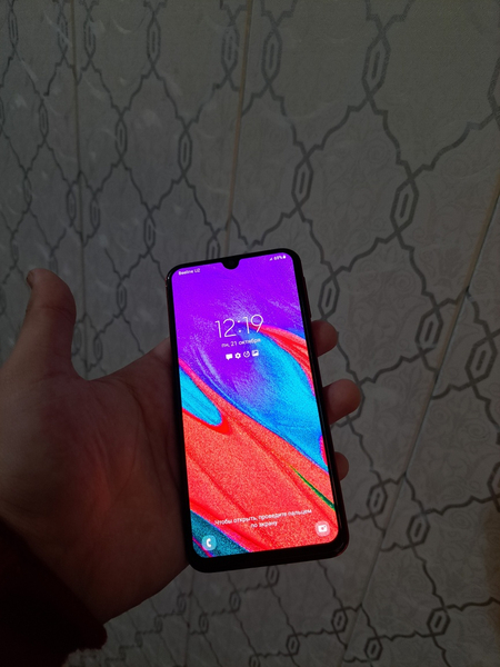 Samsung A40 64/4gb yangide