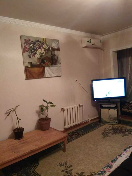Продается квартира . Чилонзар 2 квартал 1/4/4