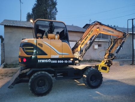 Ekskavator Isuzu xizmati