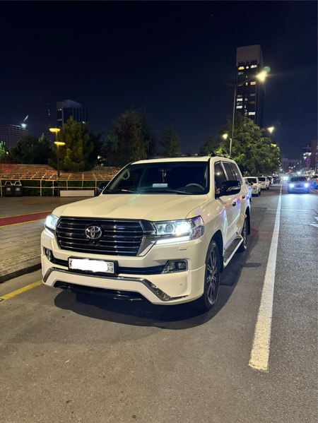 Toyota Land Cruiser 200